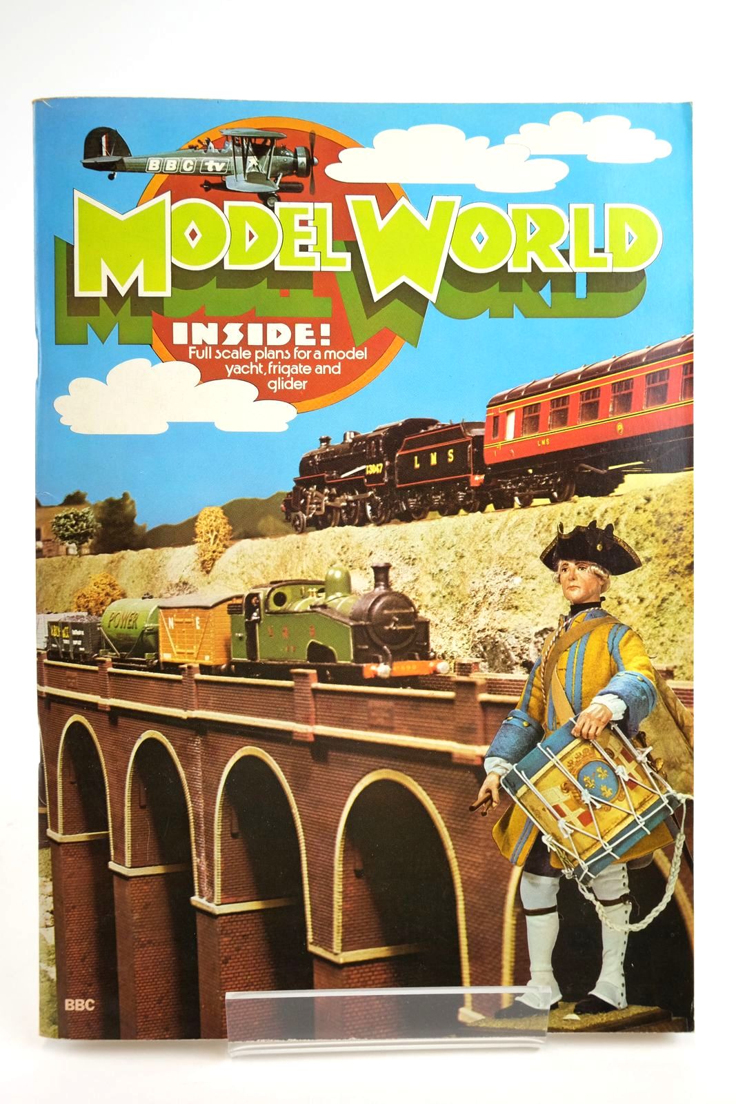 Stella & Rose's Books : MODEL WORLD Written By Peter Riding, Ron ...