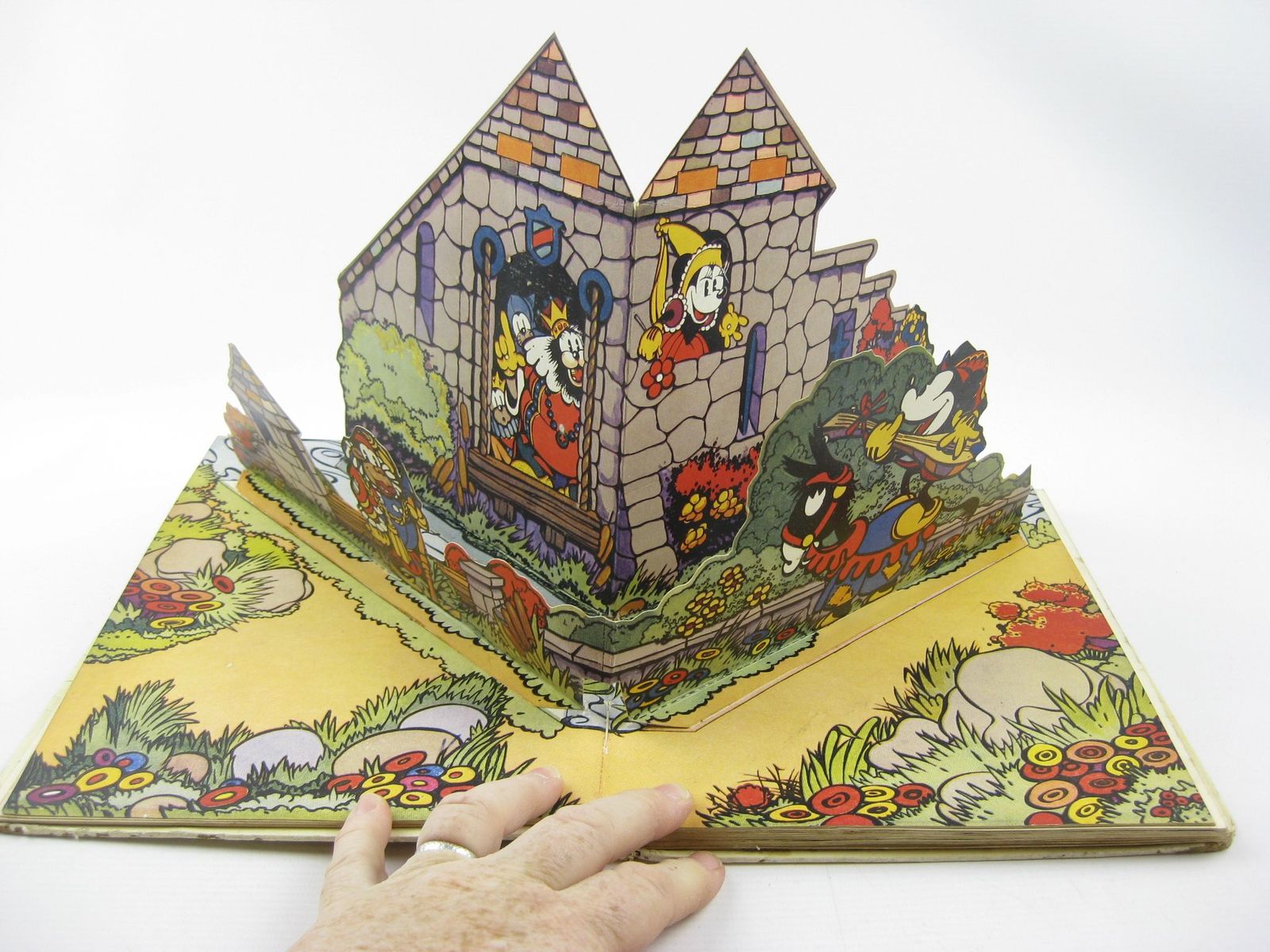 Stella & Rose's Books : MICKEY MOUSE IN KING ARTHUR'S COURT Written By ...